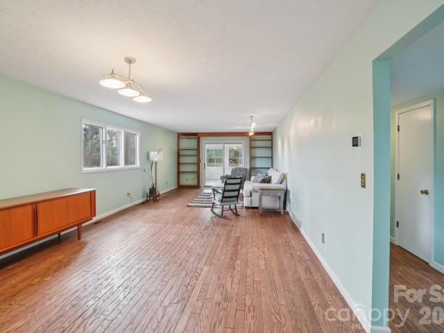 623 Owensby Rd, Hendersonville, NC 28792 | MLS #4345
