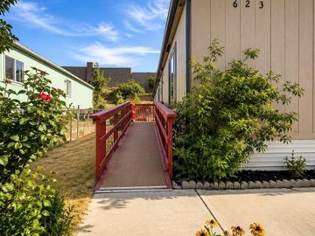 623 Lonetree Ln, Richland, WA 99352