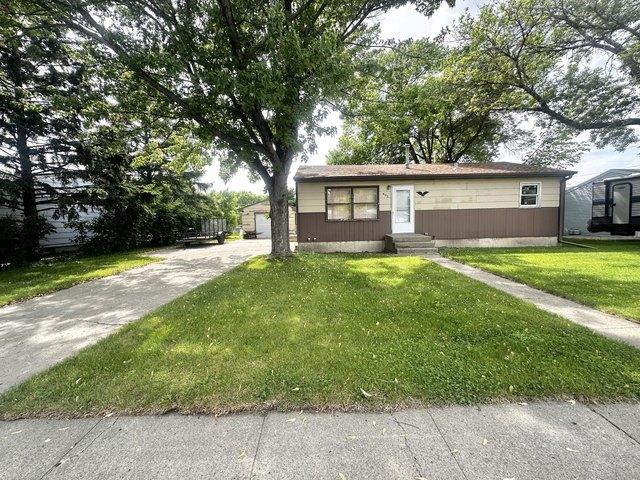 623 N High St, Aberdeen, SD 57401
