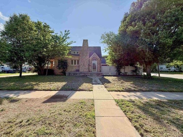 623 N Noble Ave, Watonga, OK 73772