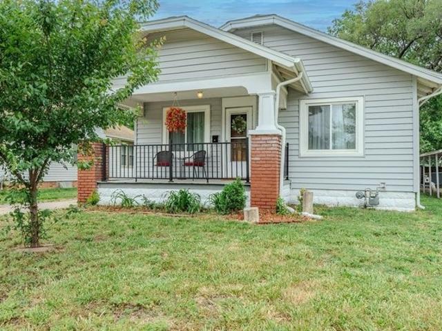 623 S Grove Dr, Wichita, KS 67211