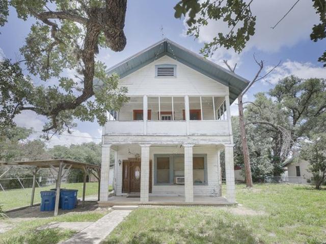 623 San Antonio St, Pleasanton, TX 78064
