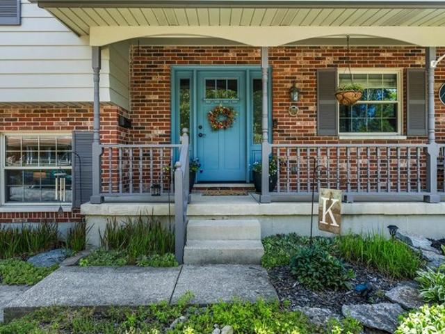 623 Silverleaf Dr, Riverside, OH 45431