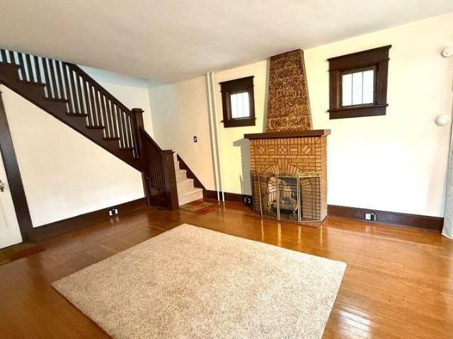 623 W 8th Street