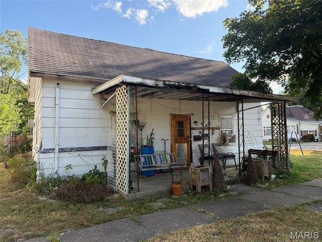 623 W 2nd St, Saint Elmo, IL 62458