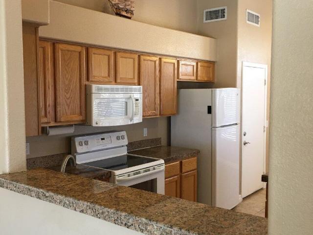 623 W Greentree Drive
