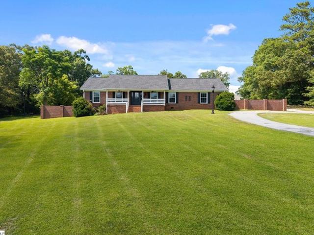 623 W Ridgway Dr, Honea Path, SC 29654