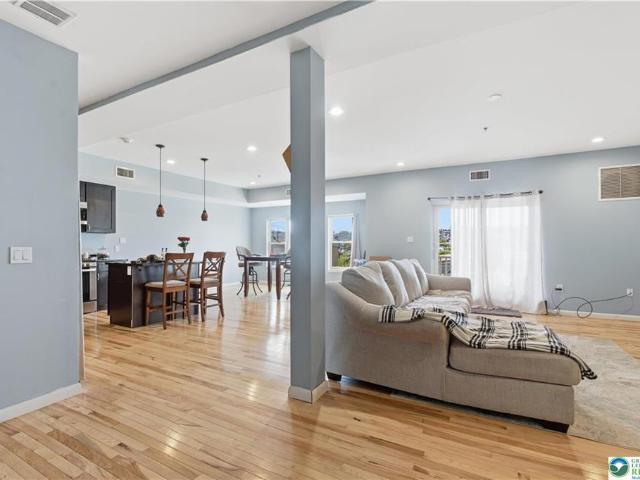 623 Walnut Avenue B2