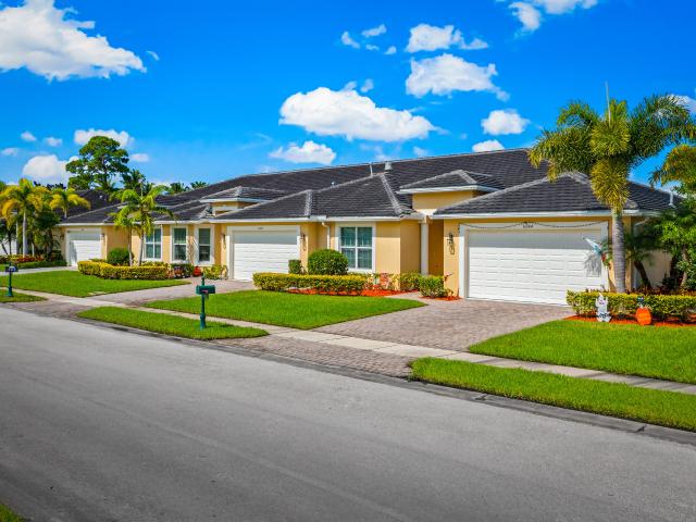 6244 NW Helmsdale Way, Port St. Lucie, FL 34983 | MLS #R11132