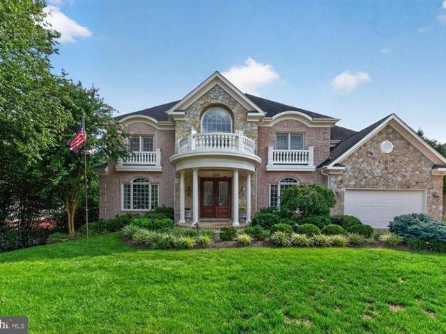 6245 Linway Ter, McLean, VA 22101