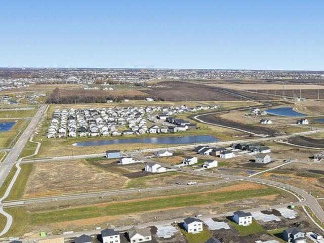 6245 85th Ave S, Horace, ND 58047
