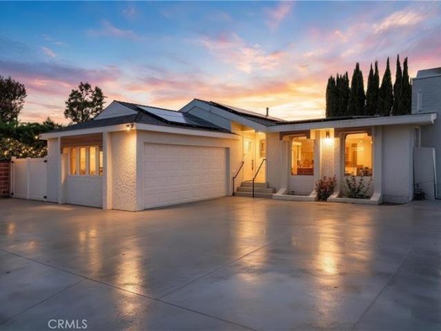 6246 Fallbrook Ave, Los Angeles, CA 91367
