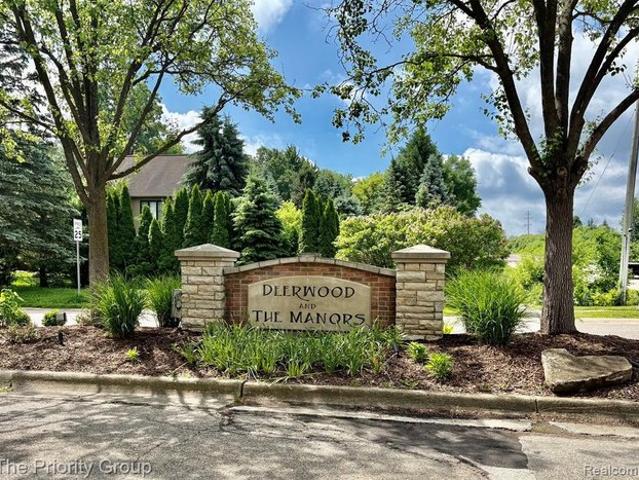 6248 E Crest Forest Ct, Independence, MI 48348