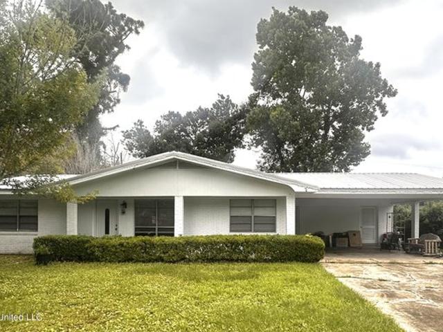 6248 Tennyson Dr, Ocean Springs, MS 39564