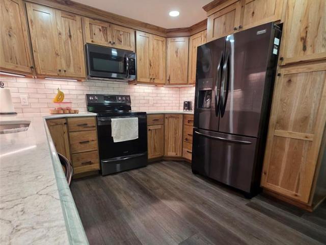 6249 New Lothrop Road