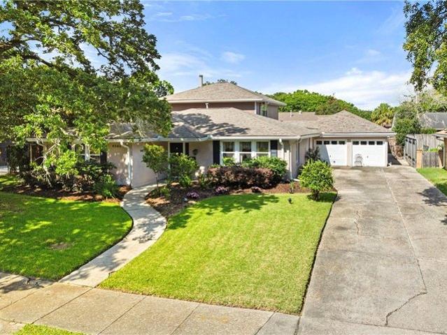 6240 Carlson Dr, New Orleans, LA 70122
