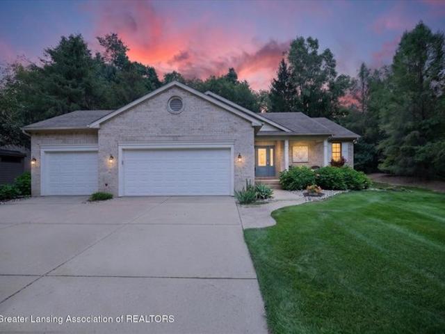 6240 Timber View Dr, East Lansing, MI 48823