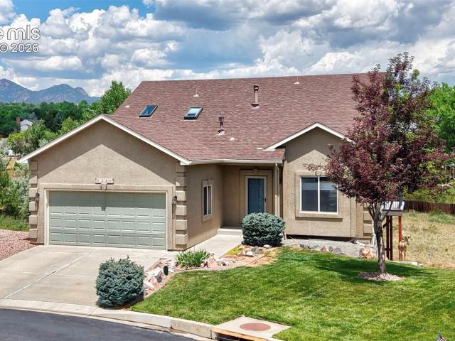 6240 Viewfield Heights