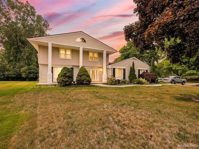 6240 Wynford Dr, West Bloomfield Township, MI 48322