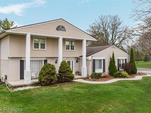 6240 Wynford Dr, West Bloomfield Township, MI 48322