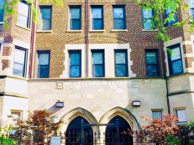 6241 N Winthrop Ave, Chicago, IL 60660