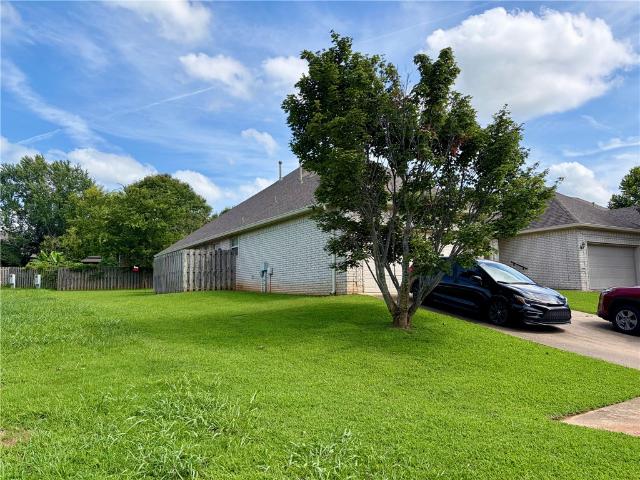 6241 & 6243 Milliken Bend