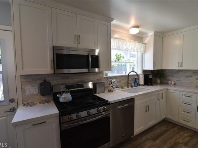 6242 Kenwater Ave, Los Angeles, CA 91367