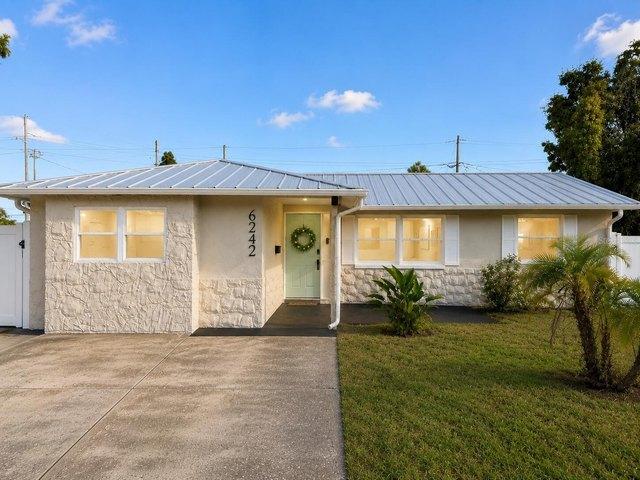 6242 68th Ave N, Pinellas Park, FL 33781