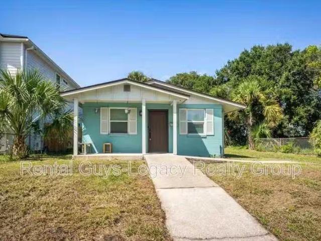 62438159 216 9th St S
