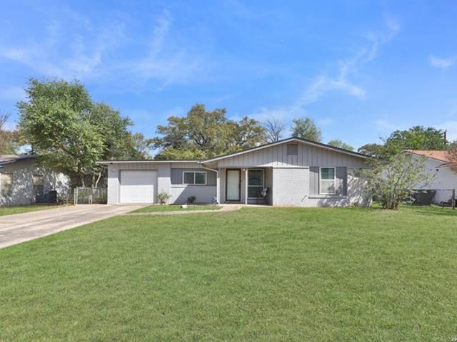 6243 Flint Rock Dr, San Antonio, TX 78238