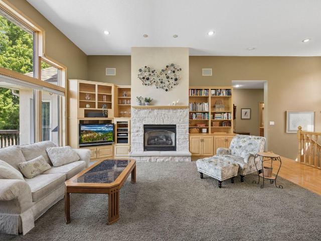 6243 Hollow Lane