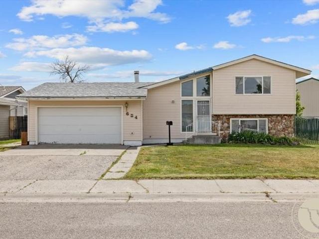 624 1st St S, Hardin, MT 59034