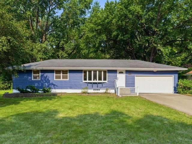 624 20th Ave NW, North Saint Paul, MN 55112