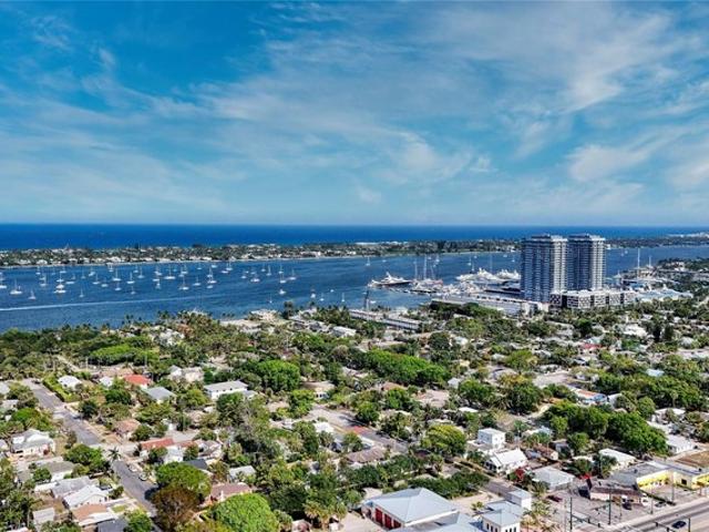 624 51st St, West Palm Beach, FL 33407