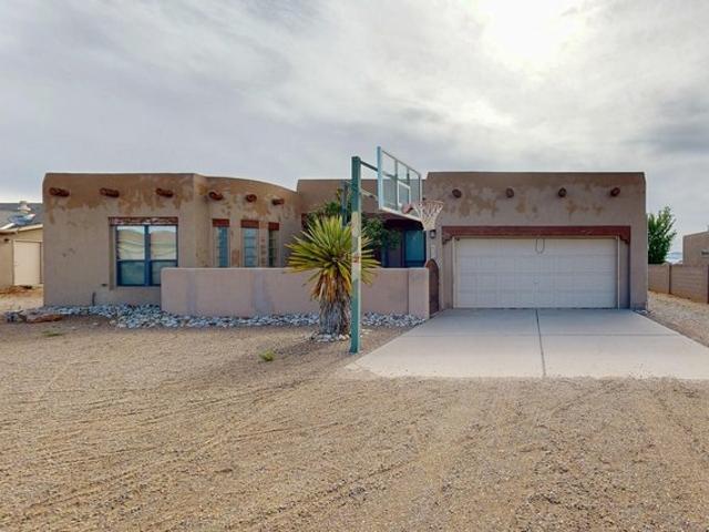 624 5th St NE, Rio Rancho, NM 87124