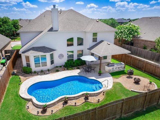 624 Clear Springs Holw, Buda, TX 78610
