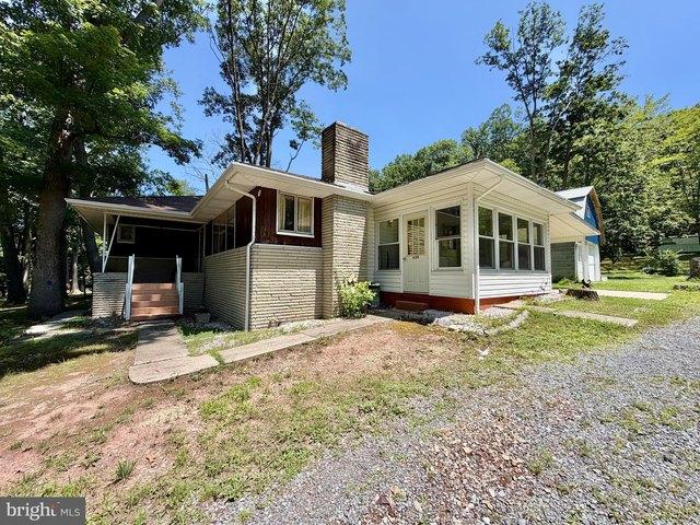 624 and 632 Raystown Rd, Everett, PA 15537