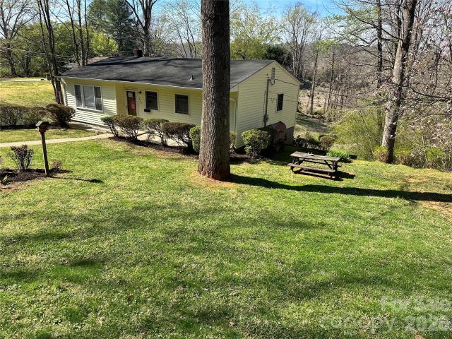 624 Broadway St NW, Lenoir, NC 28645 | MLS #4362 | Compass