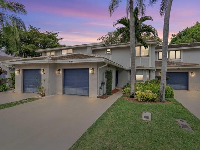 624 Deer Creek North Shore Dr, Deerfield Beach, FL 33442