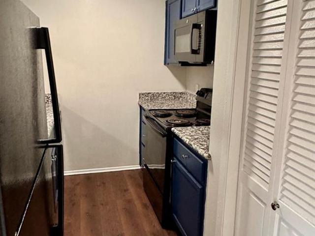 624 E 3rd Street # 207