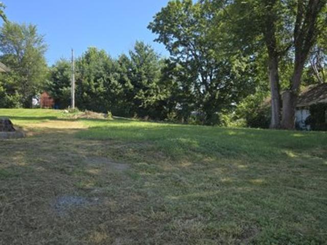 624 E O and M Ave, North Vernon, IN 47265