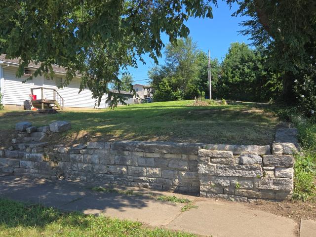 624 E O And M Avenue