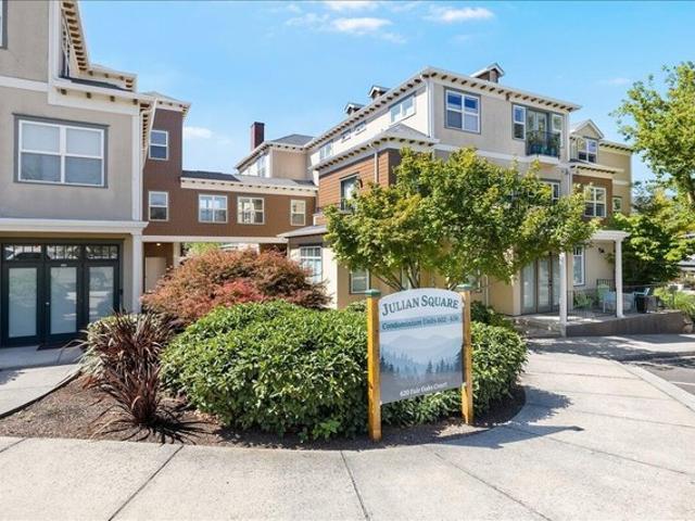 624 Fair Oaks Ct, Ashland, OR 97520