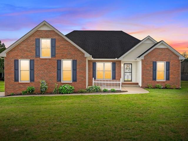 624 Fieldstone Ct, Clarksville, TN 37040