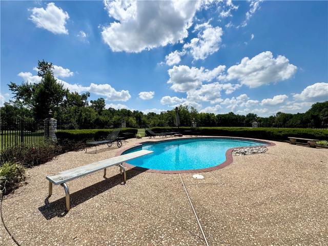 624 Horsebarn Road