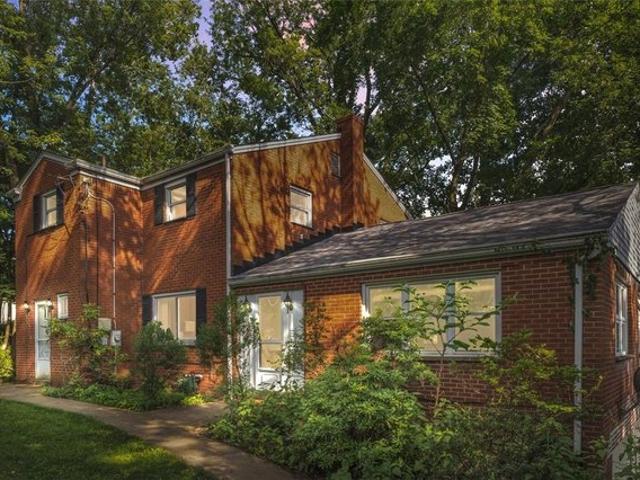 624 Orchard Hill Dr, Pittsburgh, PA 15238