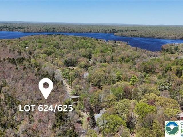 624 Laurel Rd, Tobyhanna, PA 18346