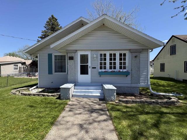 624 N Pine St, Janesville, WI 53548