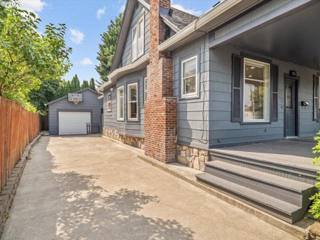 624 ne 2nd ave