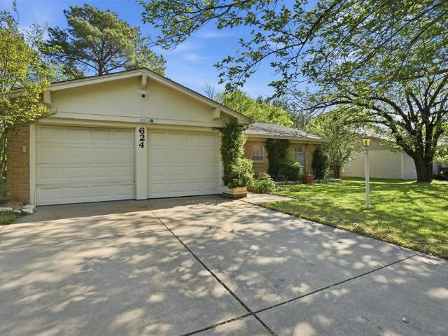 624 NW Barbara Ln, Burleson, TX 76028 | Compass